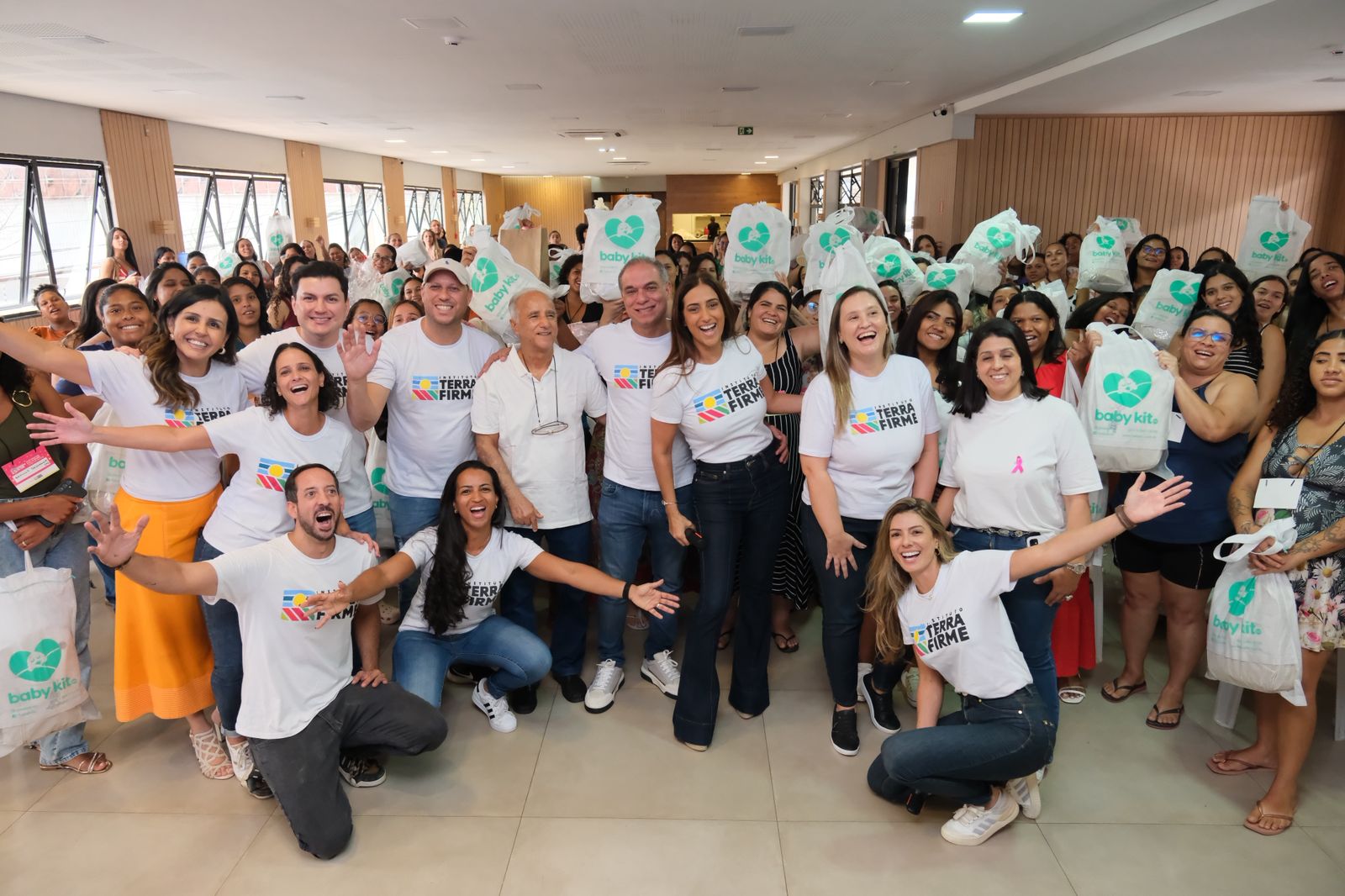 Projeto Carinho de Mãe de Flávia Peres é Um Sucesso - Rádio Corredor